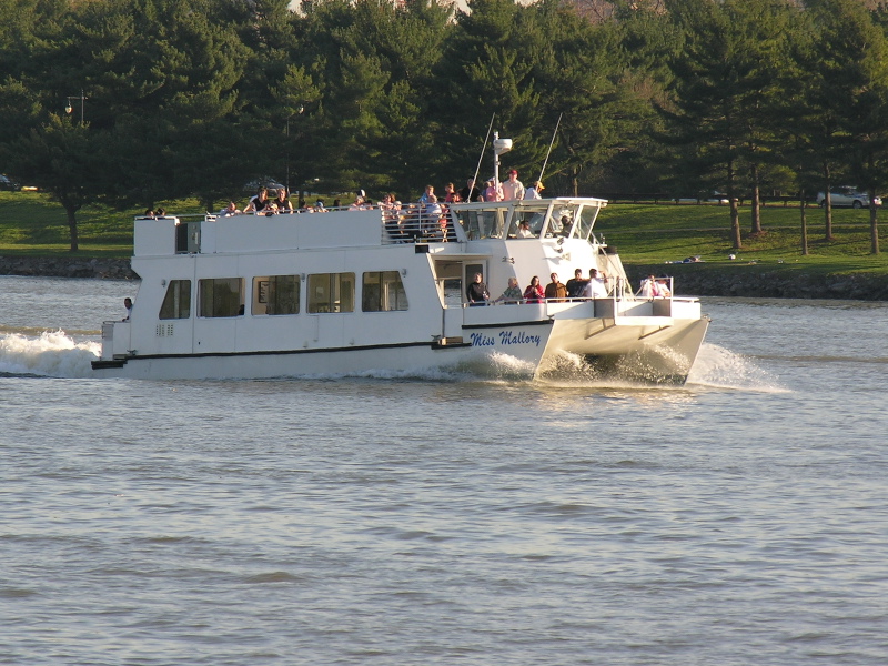 Free photos of cruise vessel MISS MALLORY on the Potomac River